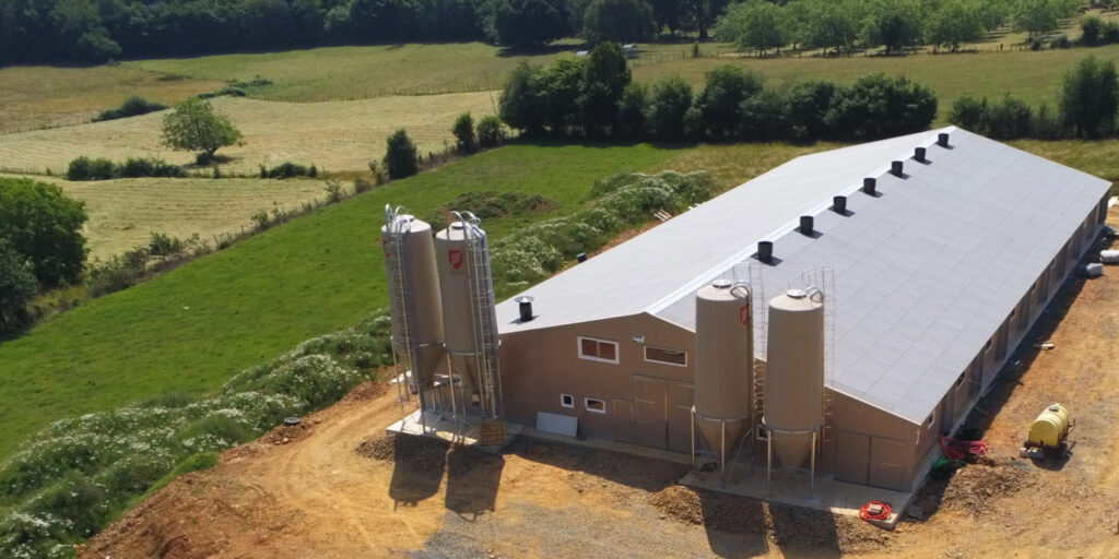 Construire un hangar durable : les secrets dévoilés 🌱🏗️